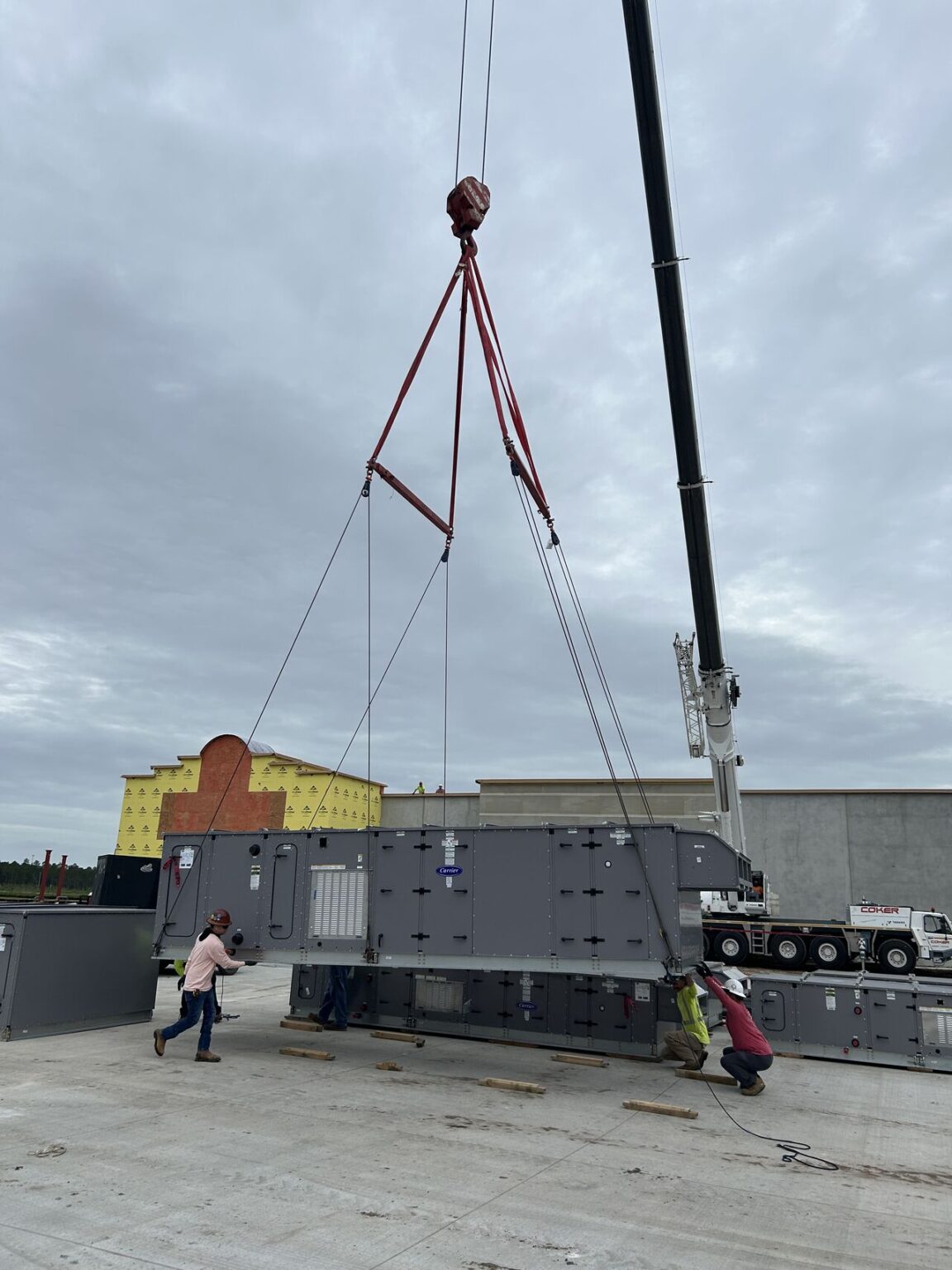 Buc‑ee’s Rooftop Unit Installation | Coker Crane & Rigging